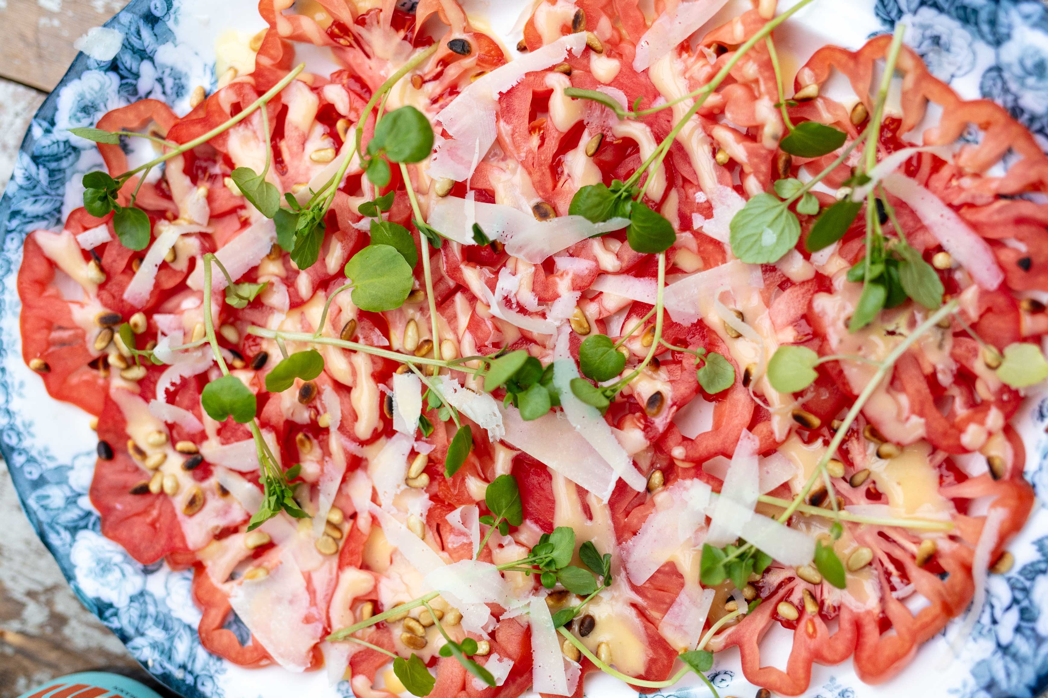 Festlig opskrift med rogn og sprøde rischips | Løgismose