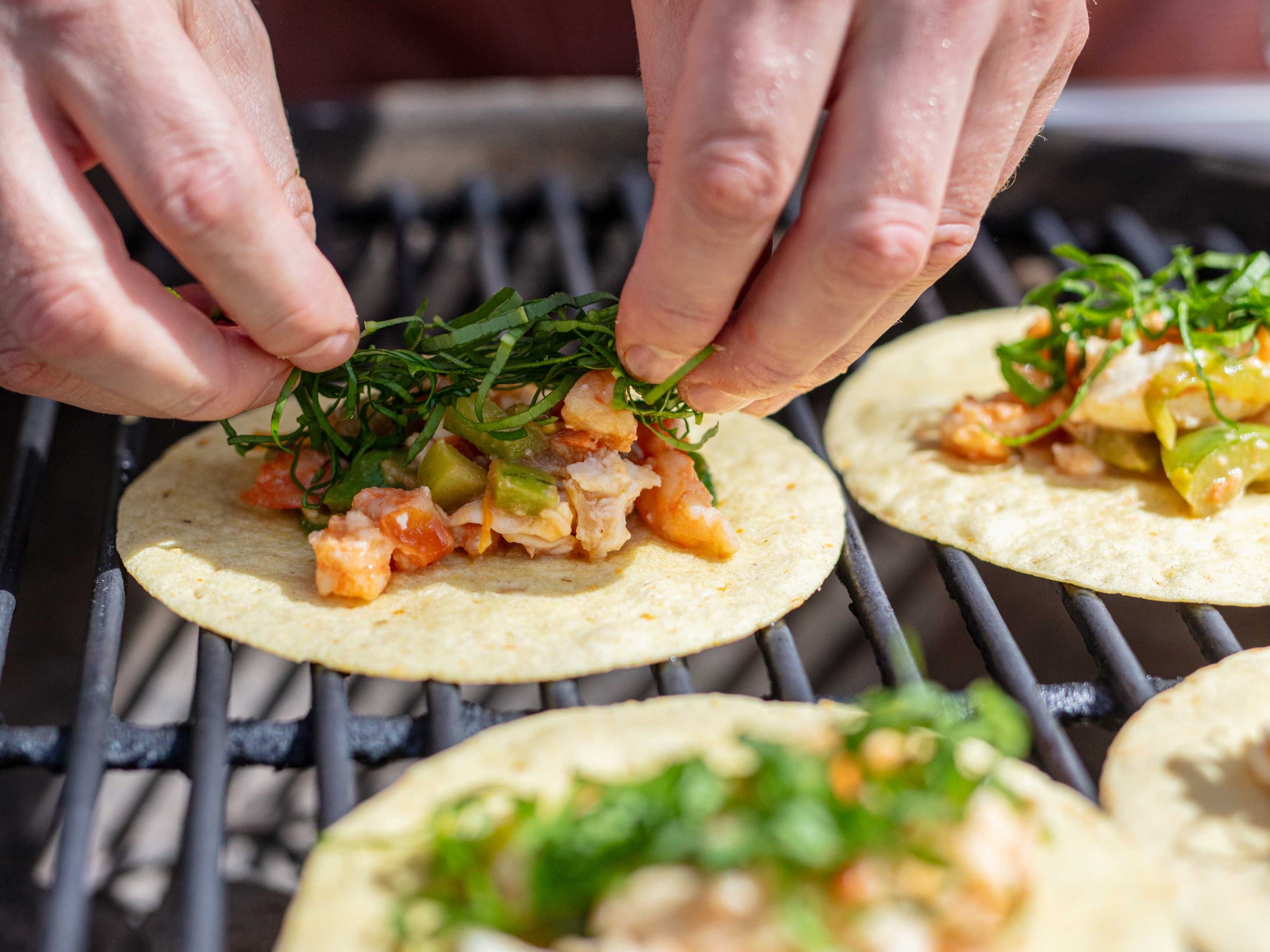 Grillede tacos med rejer og mozzarella | Løgismose