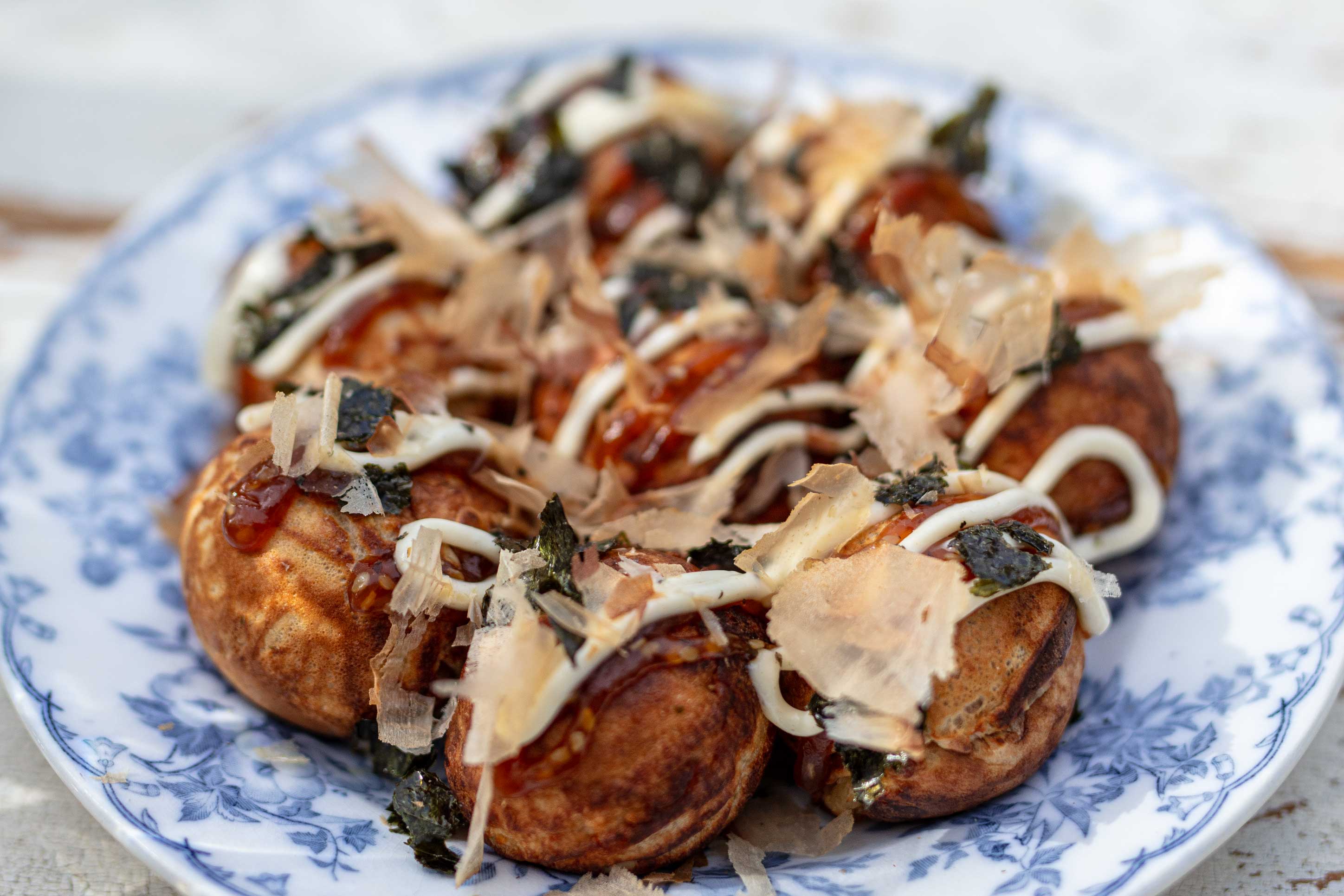 Festlig opskrift med rogn og sprøde rischips | Løgismose